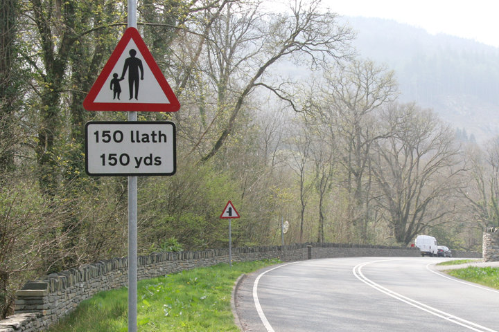 Distance signs – Metrication UK