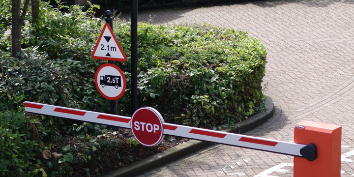 Vehicle restriction signs – Metrication UK